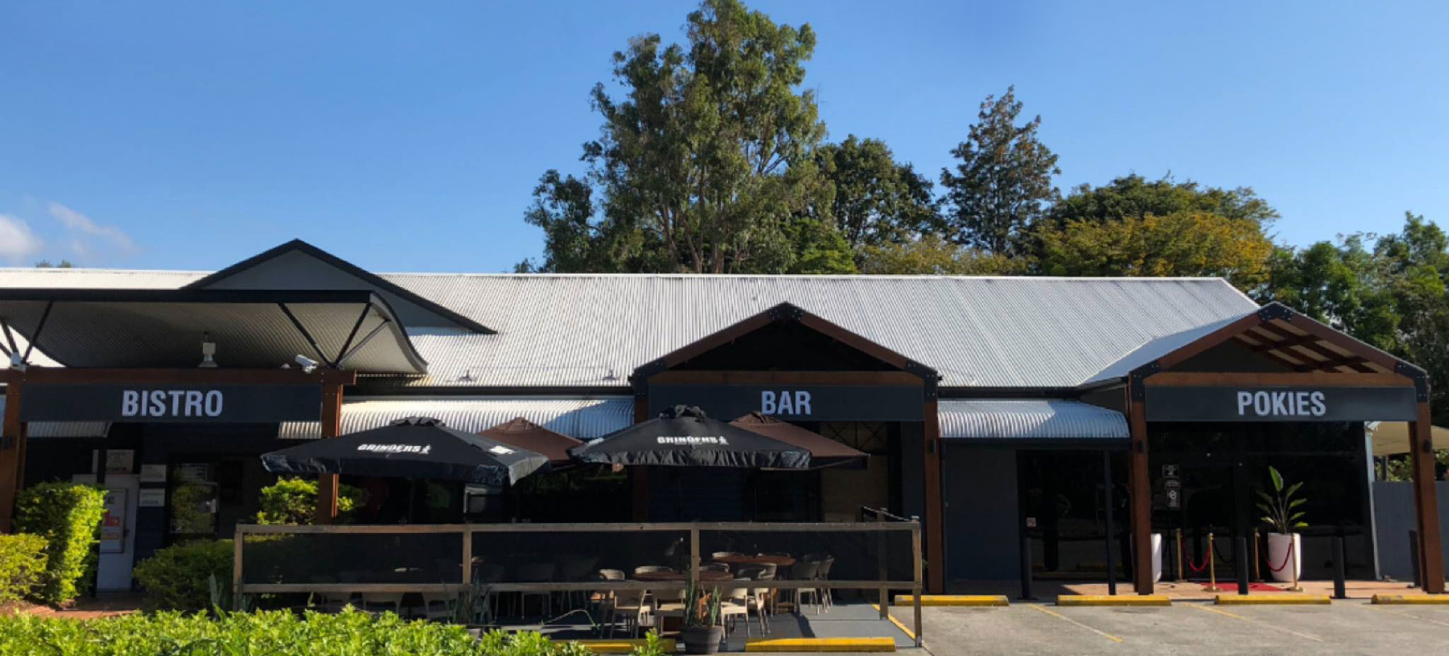 Woodpecker Bar & Grill - The Pass