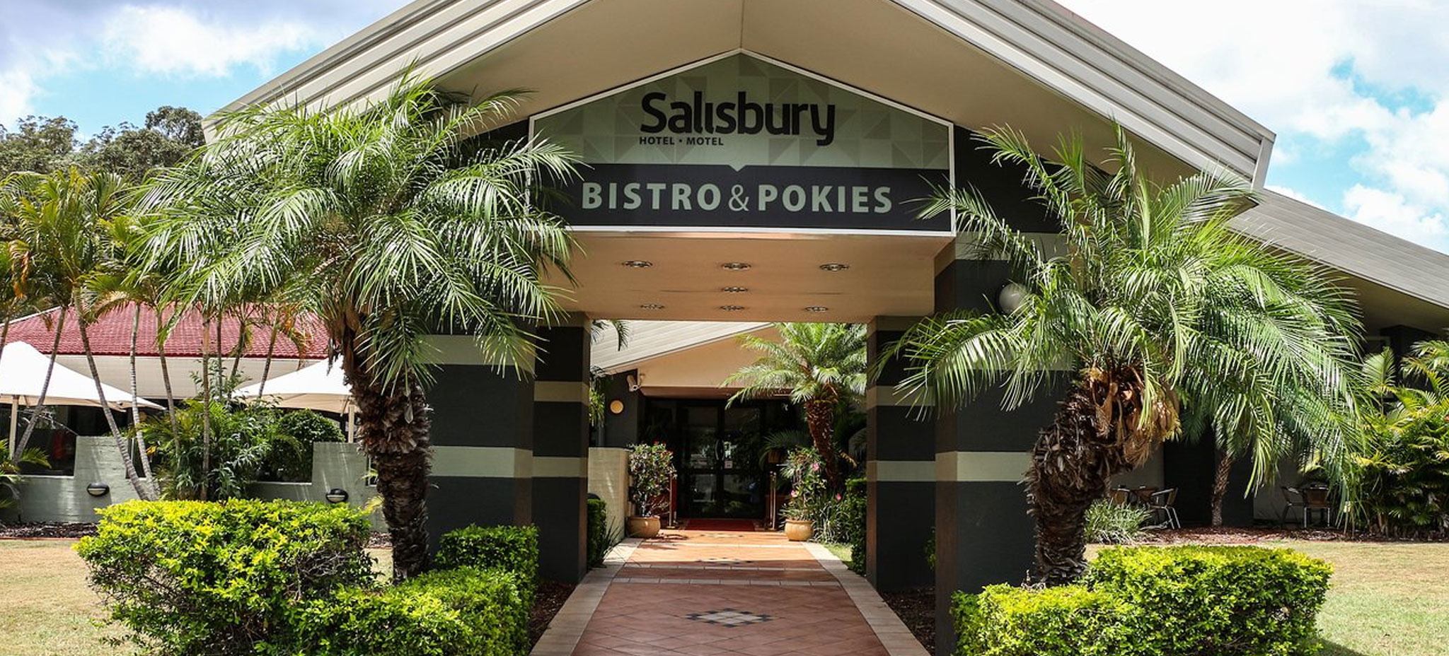 Salisbury Hotel - The Pass