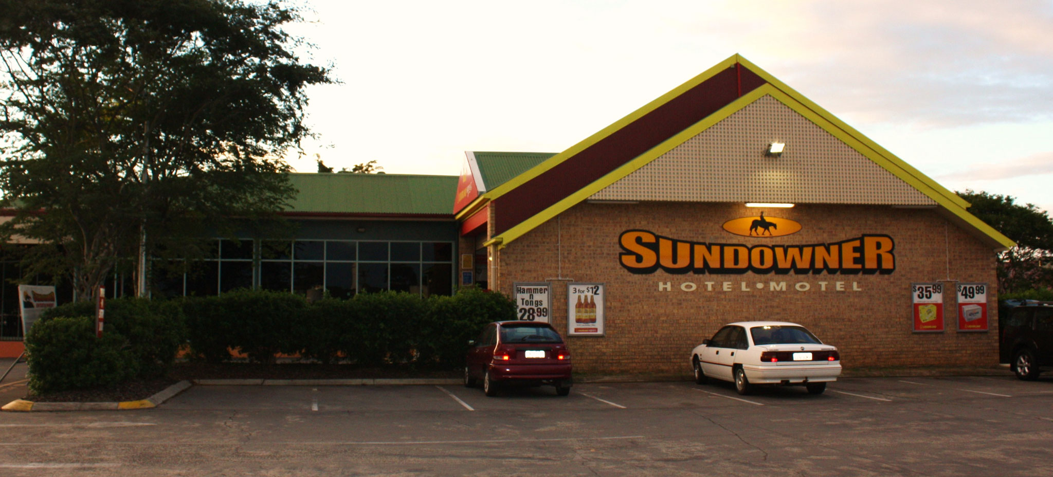 Sundowner Hotel Motel - The Pass